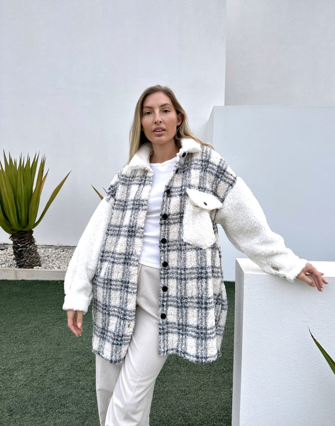 Black & White Fluffy Jacket Sweater – Aambers Goodies xx